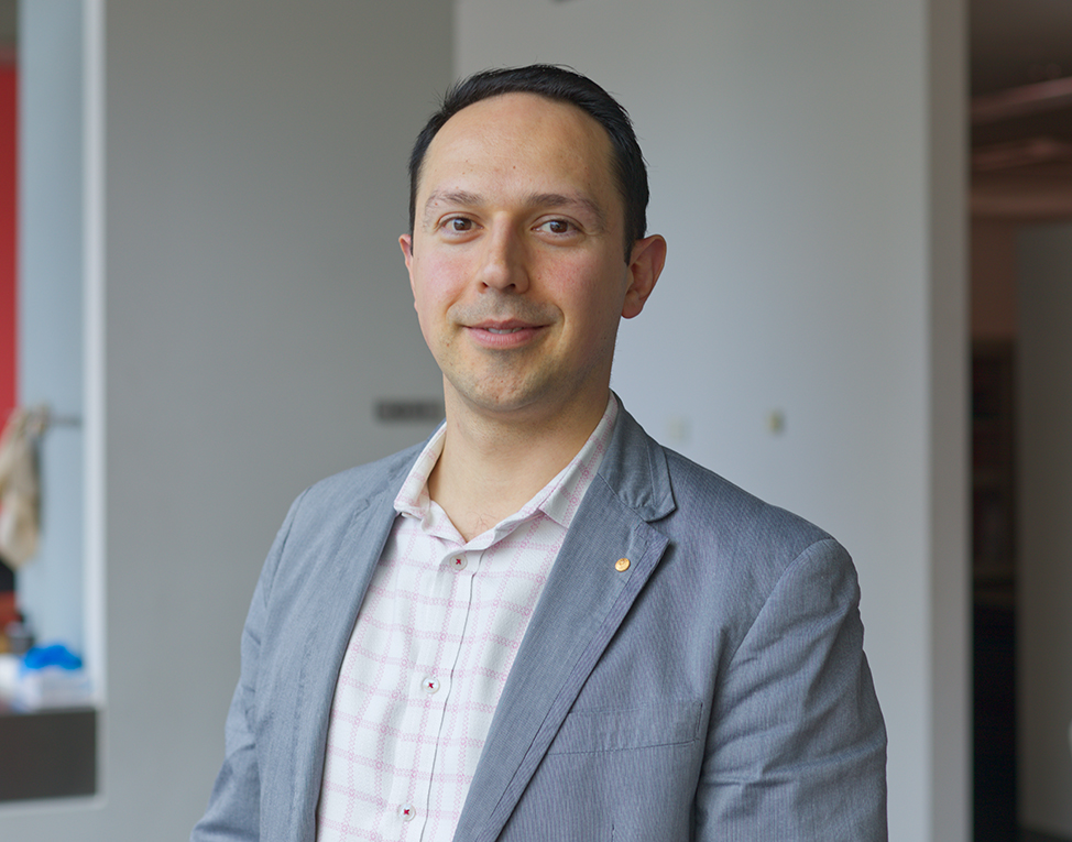 Alumni Award recipient: Arman Abrahimzadeh OAM - Connect with UniSA ...